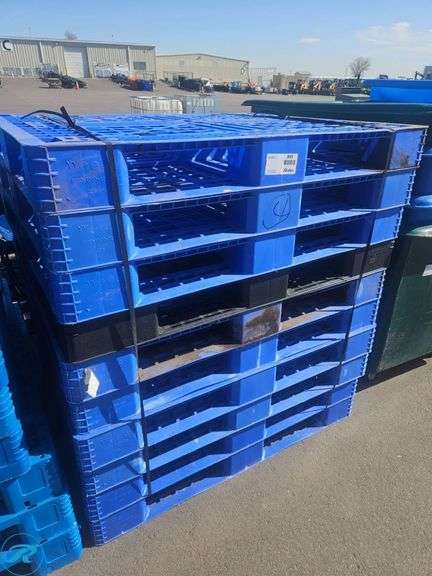 (5) Blue Plastic Stackable Pallets – Approx. 48×40 Inches - Roller Auctions