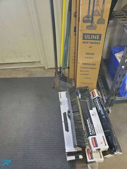 (6) Uline Wood Mop Handles and (4) Rubbermaid Floor Brushes - Roller ...