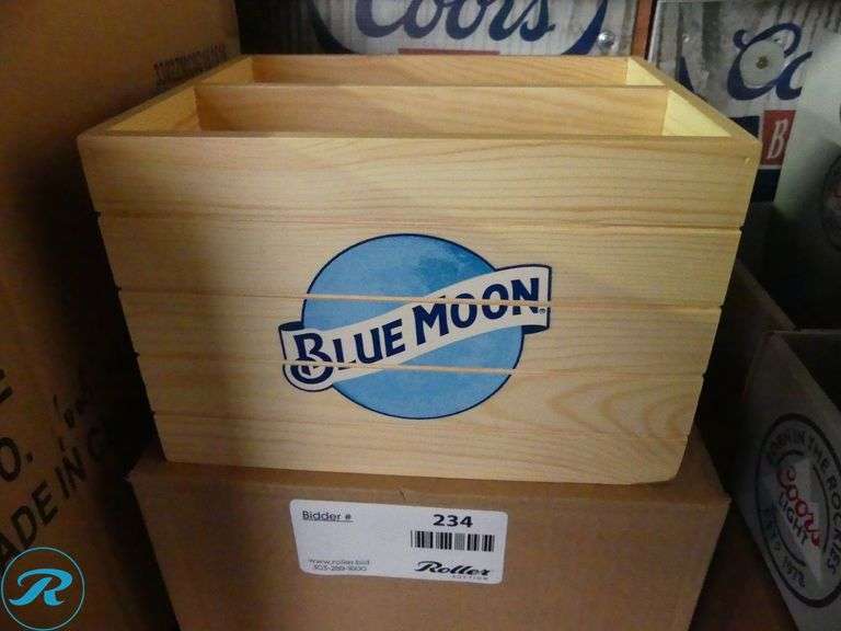 (8) Boxes of Blue Moon Wooden Crate Beer Caddy 6 Pack Holder - Roller ...
