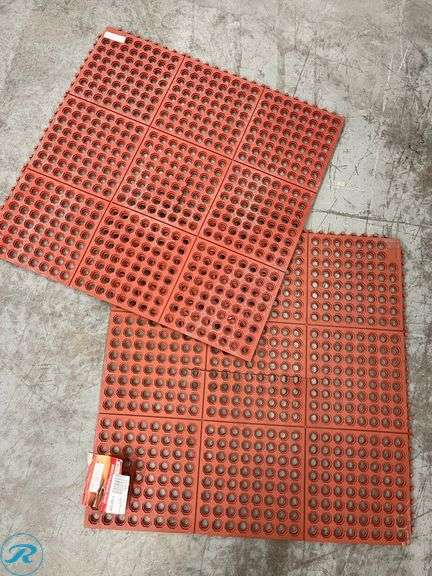 (2) 3x3 Anti Fatigue Draining Mats - New/Cut in Middle - Roller Auctions
