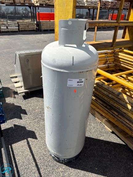 Manchester Propane Cylinder, DOT-4BW240, Steel Construction - Roller ...