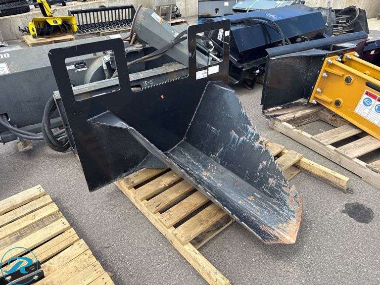 Tree Scoop Attachment TO Fit Skid Steer Loader - Roller Auctions