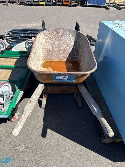 Jackson Steel Wheelbarrow with Single Wheel and Wood Handles - Roller ...