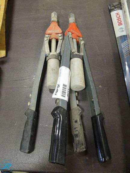 (2) Astro 1426 Rivet Guns - Roller Auctions