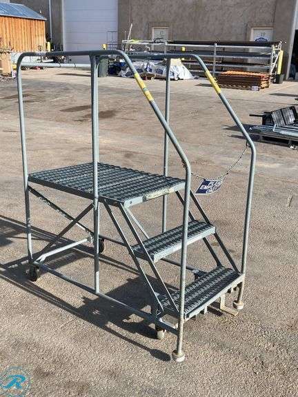 (1) Rolling Platform Ladder with Locking Wheels 3 Steps 30" Platform ...