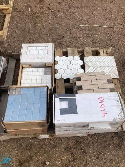 (1 Pallet) Assorted Wall Tiles Mosaic Tiles - Roller Auctions