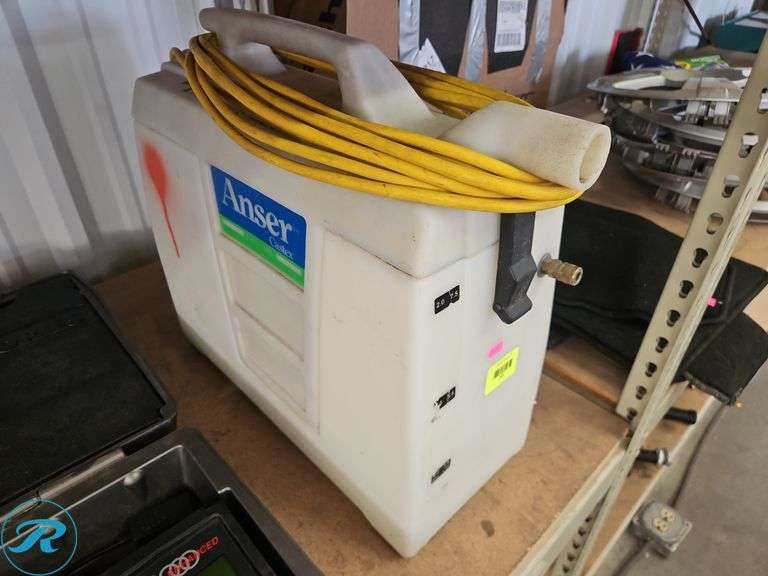 Castex Anser AN2030 Carpet and Upholstery Cleaner (Missing Hose ...