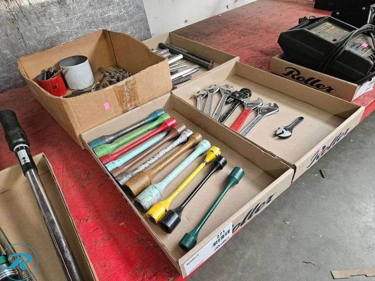 (4) Trays of Hand Tools - Roller Auctions