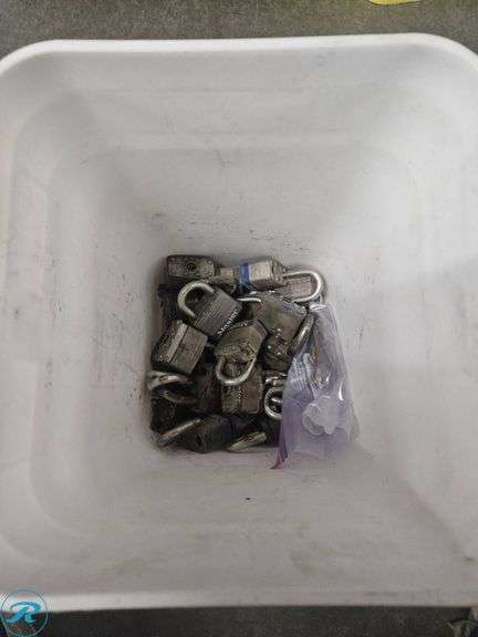Bucket of Padlocks and Keys - Roller Auctions