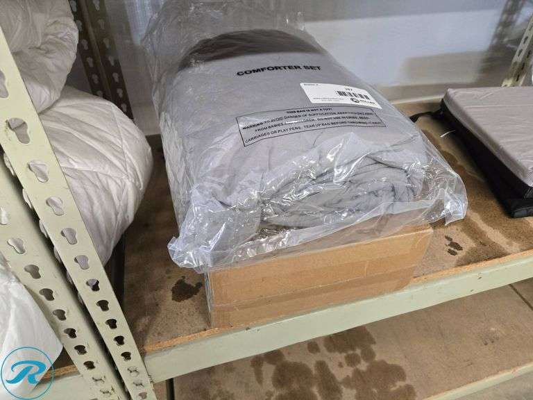 Compressed Bed Comforter Set in Sealed Packaging - Roller Auctions