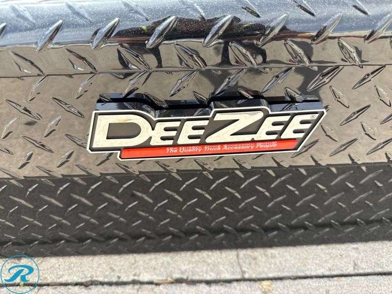 Dee Zee Red Series Single-Lid Mid-Size Black Tool Box, Model DZ 8163B ...