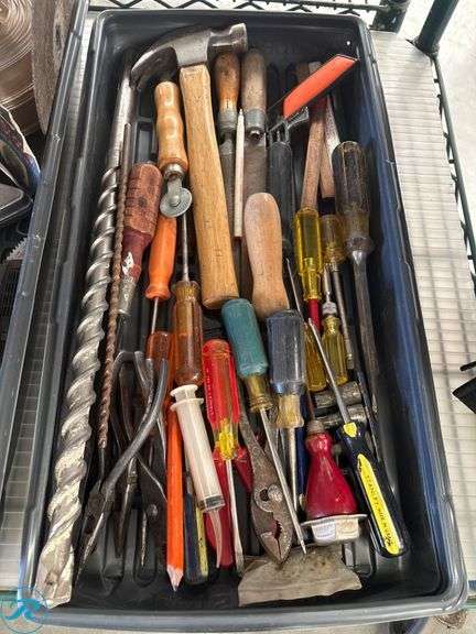 (2) Tray of Hand Tools - Roller Auctions
