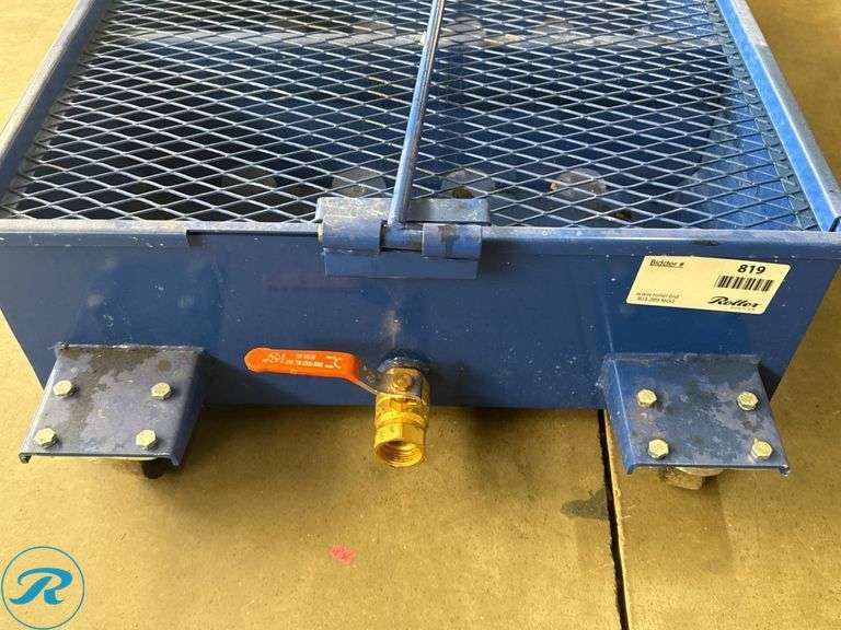 Liquid Dynamics Blue Metal Spill Containment Cart with Grid Top ...