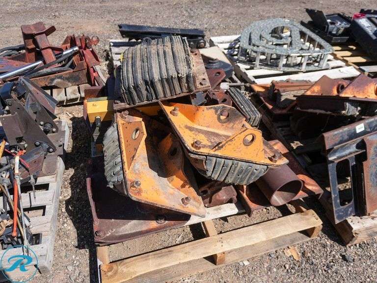 Pallet of Loader / Backhoe Outrigger Pad Feet - Roller Auctions