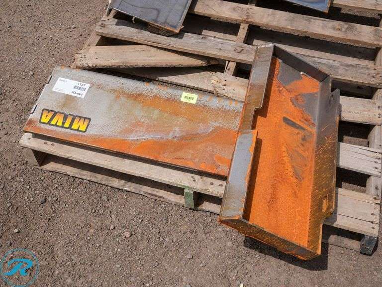 (2) New Miva Universal Mini Skid Steer Adapter Plates - Roller Auctions