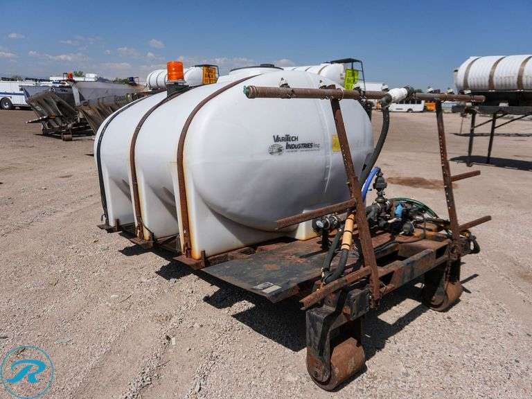 Varitech Industries 1,000 Gal Magnesium Chloride Poly Tank Hook Lift ...