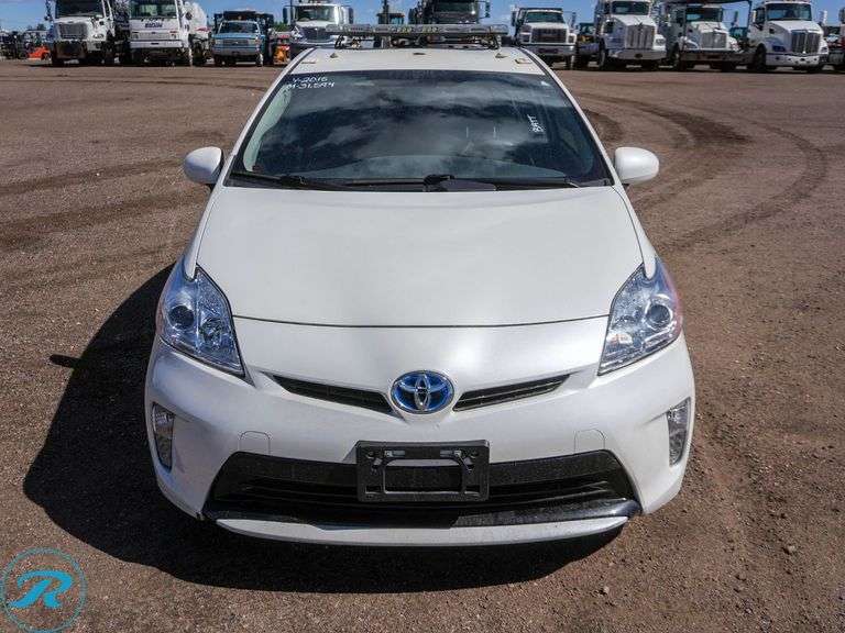 2015 Toyota Prius Hybrid FWD - Roller Auctions
