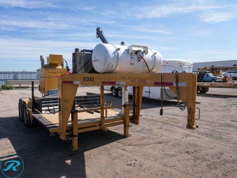 2007 Titan 8T39 T/A Gooseneck Thermoplastic Supply Trailer - Roller ...