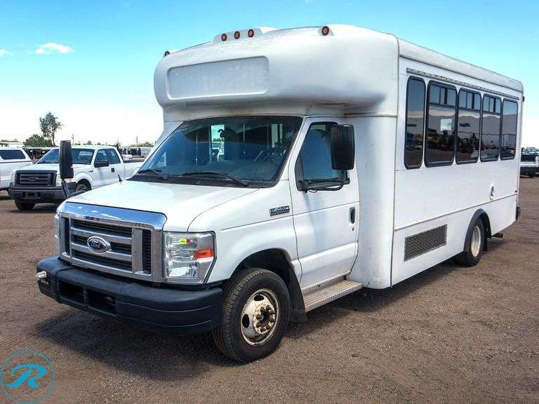 2014 Ford E450 Super Duty Supreme Corp RWD 14-Passenger Shuttle Bus ...