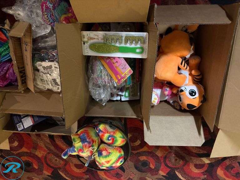 Assorted Prizes in Bulk Packaging - Roller Auctions