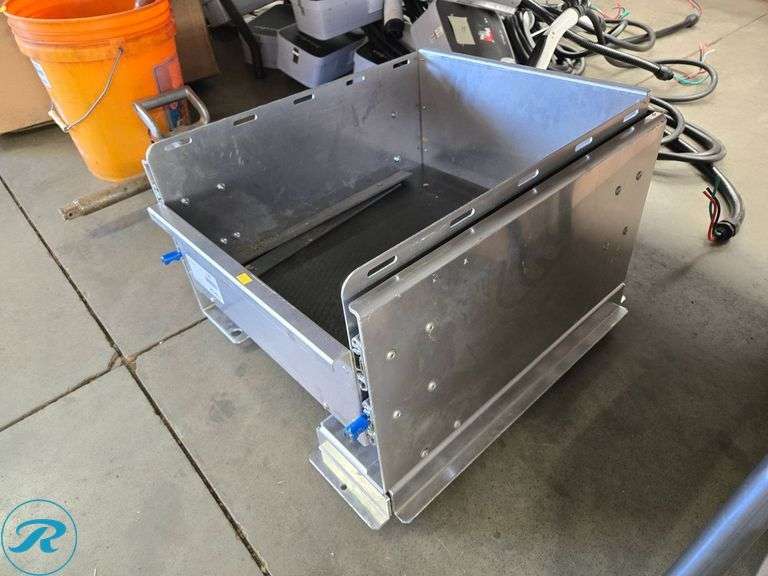 Slide Out Tool Box - Roller Auctions