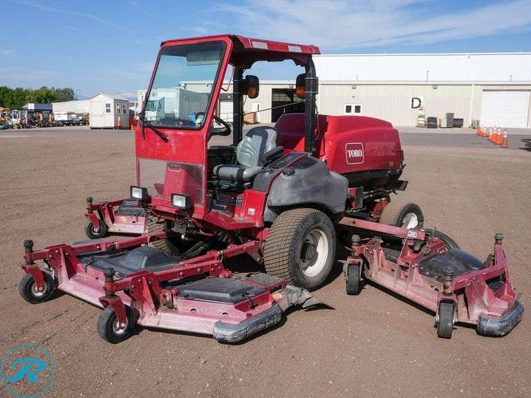 Toro 31598 Groundsmaster 5900 4WD Ride-On Batwing Mower - Roller Auctions