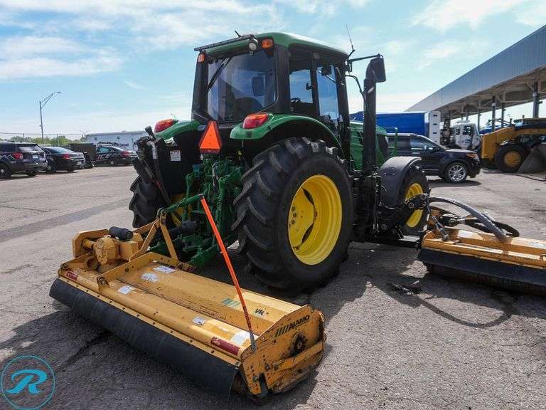 2013 John Deere 6125M 4WD Tractor - Roller Auctions