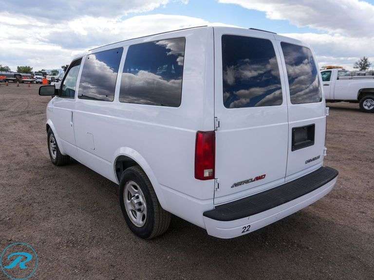 2005 Chevrolet Astro AWD Passenger Van - Roller Auctions