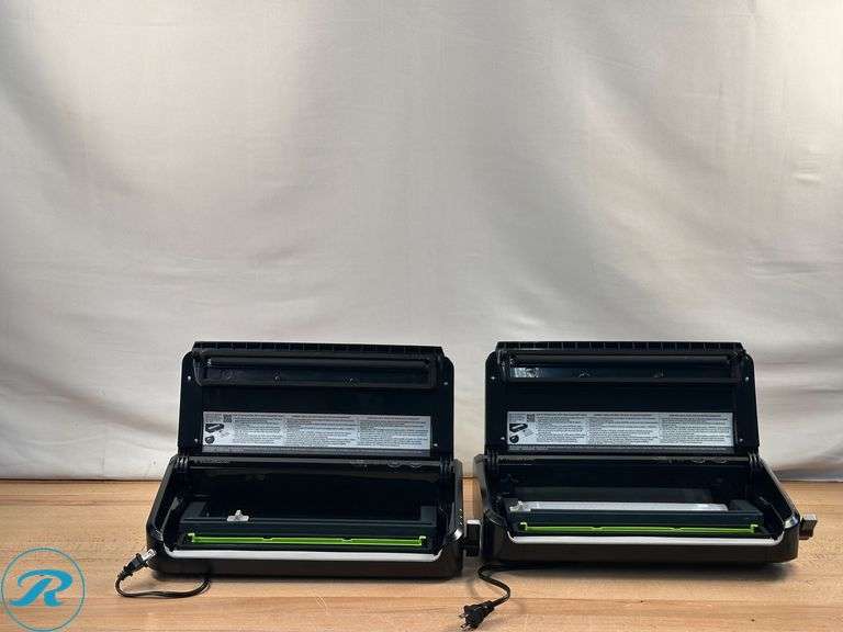 (2) Foodsaver FM2900- Used/ Slight trouble vaccuuming - Roller Auctions