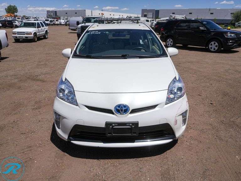2015 Toyota Prius Hybrid FWD - Roller Auctions