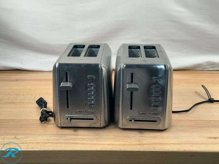 (2) Cuisinart Custom Select 2-slice Toaster - Used - Roller Auctions