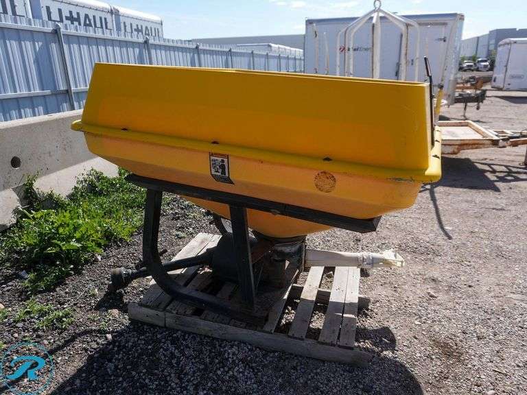 Frontier Equipment Broadcast Spreader, 3-PT, PTO-Driven - Roller Auctions