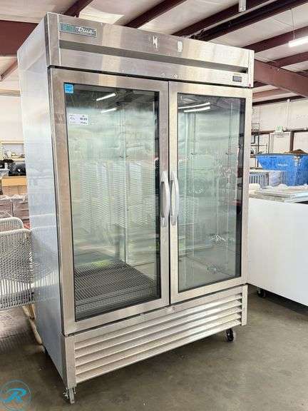 True T-49G-HC-FGD01 Two Glass Door Reach-In Refrigerator with Casters ...