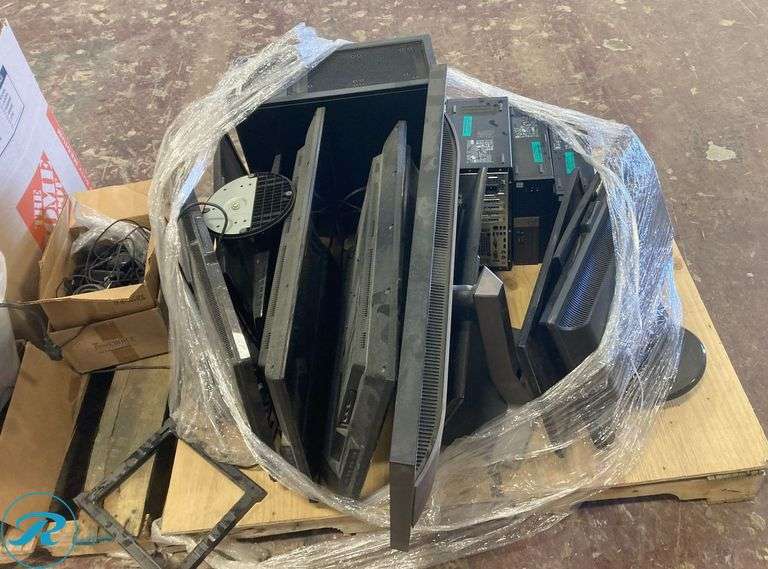 Assorted Desktop Computers and Accessories (See Photos) - Roller Auctions