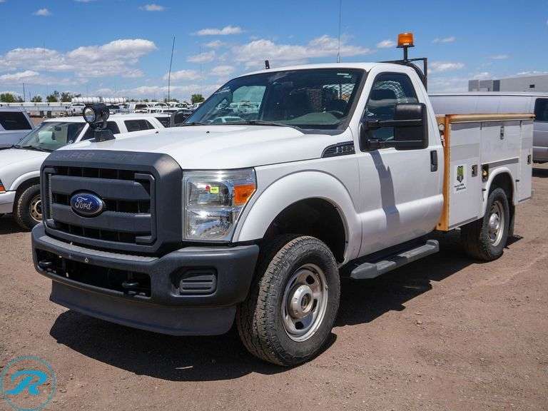 2013 Ford F350 Super Duty XL 4WD Utility Truck - Roller Auctions