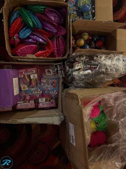 Assorted Prizes in Bulk Packaging - Roller Auctions