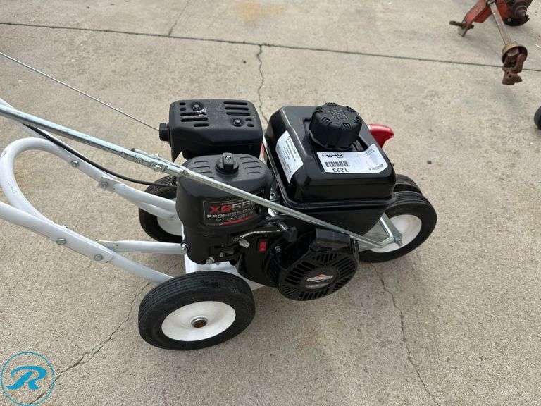 Little Wonder Pro Edger with Briggs & Stratton XR550 Engine - Roller ...