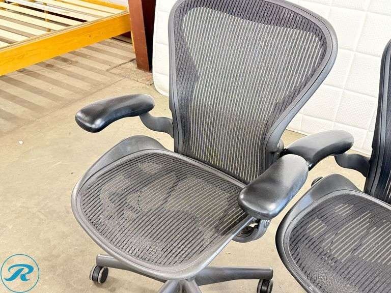 (2) Herman Miller Aeron Mesh Back Adjustable Office Chairs, Size B ...