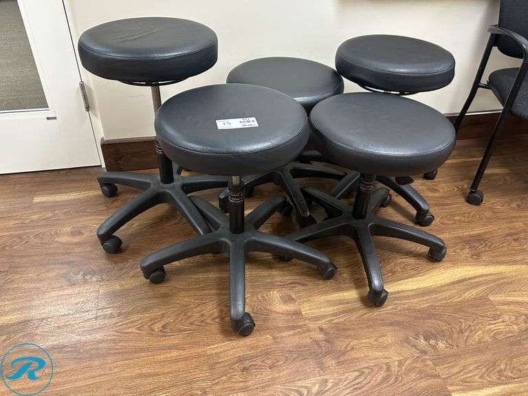 (5) Black Adjustable Rolling Swivel Stools with Cushioned Seats - Roller Auctions