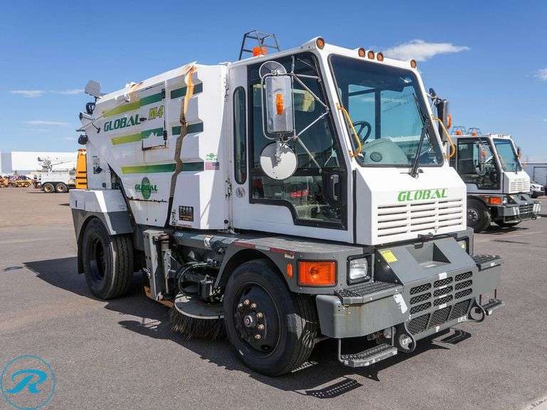 2018 Global M4 Street Sweeper - Roller Auctions