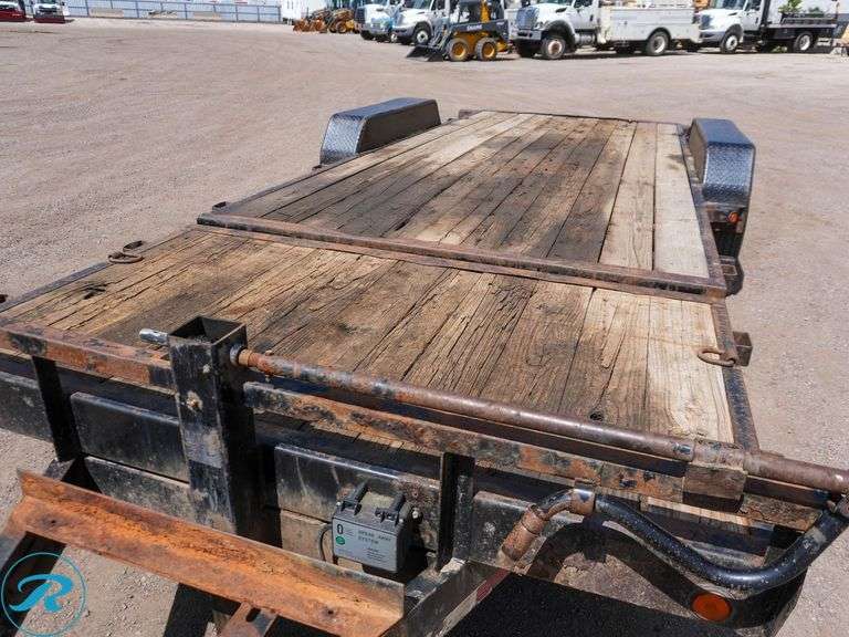 2015 Load Trail T/A Tilt Bed Equipment Trailer - Roller Auctions