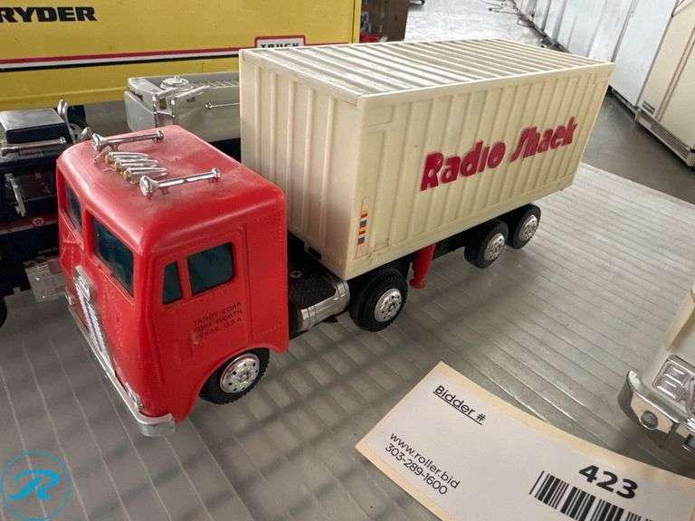 Medium Plastic Texaco Tanker and Radio Shack Semi with Trailers ...