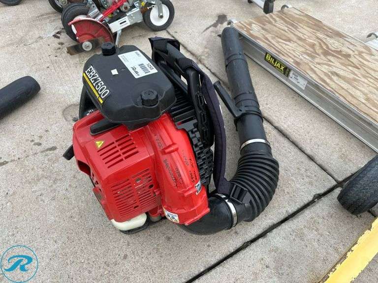 RedMax EBZ7500 Gas Backpack Leaf Blower - Roller Auctions