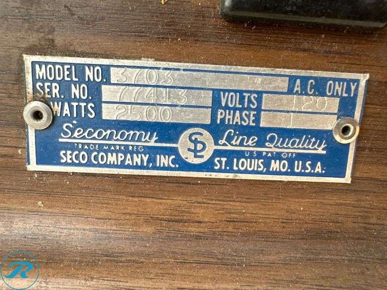 Seco Company 3703 5-Bay Food Warmer with Overhead Heat - Roller Auctions