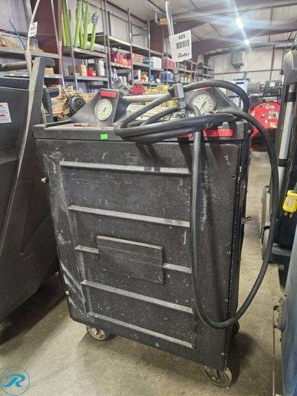 Transmission Flush Machine with Dual Gauges and Hoses - Roller Auctions