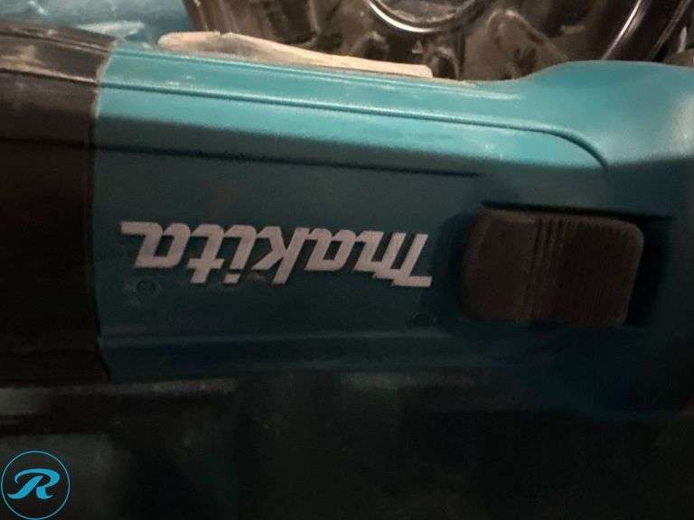 Makita GA4030 4-Inch Angle Grinder with Case and Accessories ...