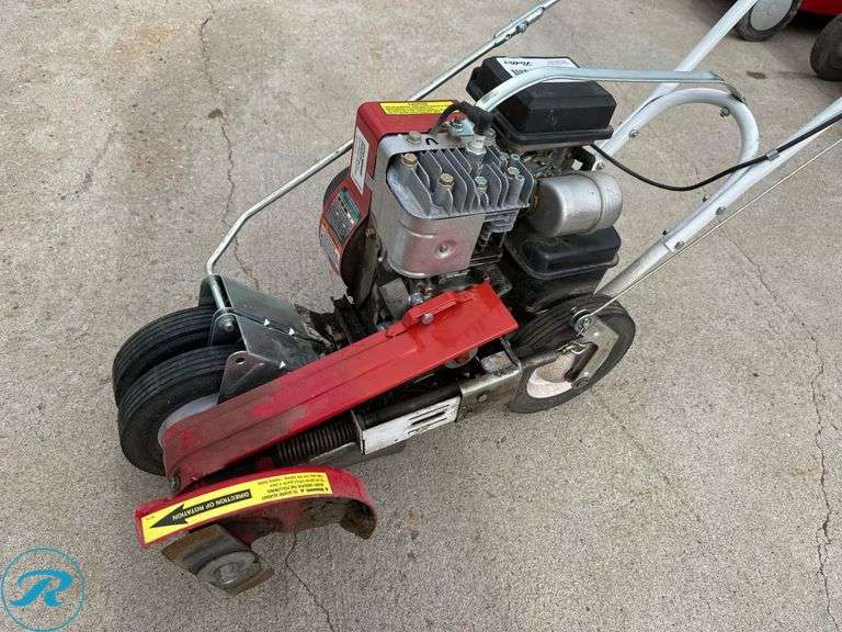 Little Wonder Power Edger with Briggs & Stratton 3.5 HP Engine - Roller ...