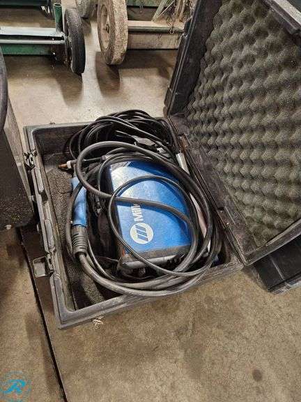 Miller Lunch Box Welder, Model 903643, 115V/230V, in Hard Case - Roller ...