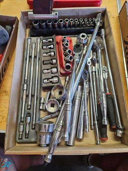 Snap-on Assorted Socket Set with Ratchets,Extensions, Wobble Sockets - Roller Auctions