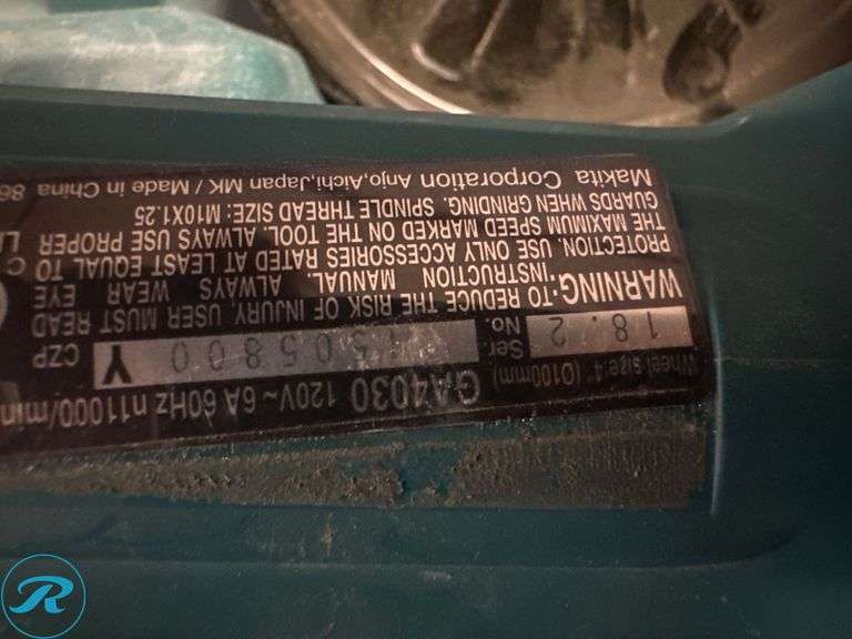 Makita GA4030 4-Inch Angle Grinder with Case and Accessories ...